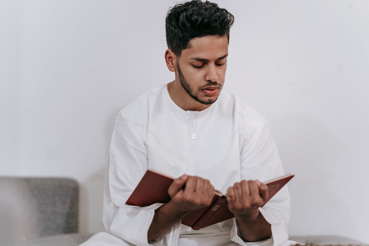 What Are the Responsibilities of a Muslim Man?